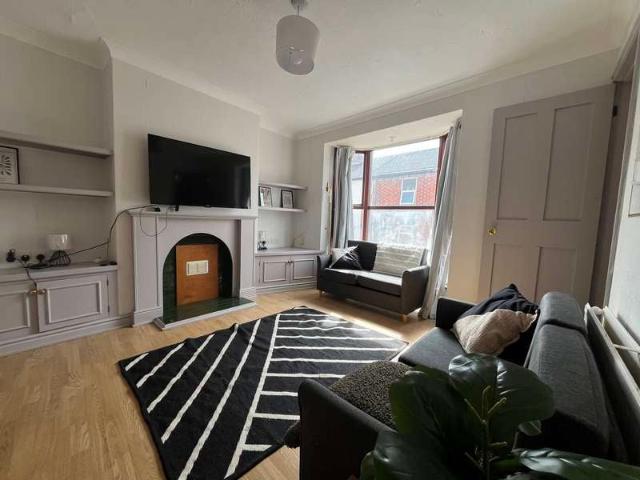 4 Bedroom Terraced House