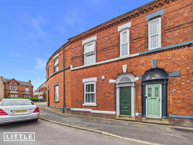 4 Bedroom Terraced House