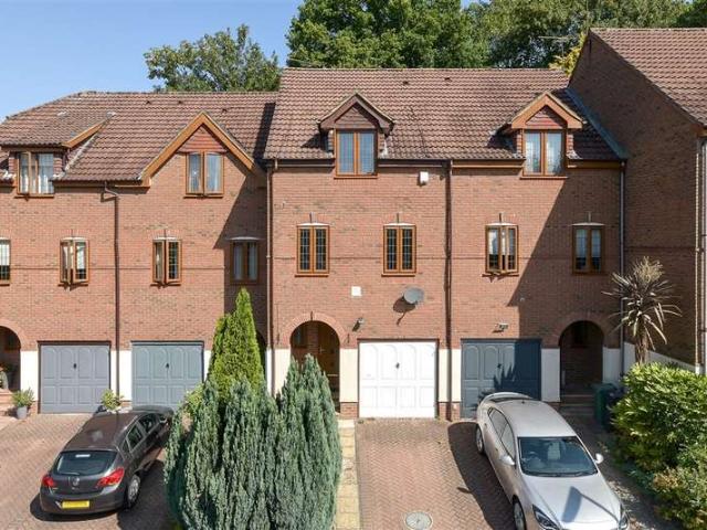 4 Bedroom Terraced House