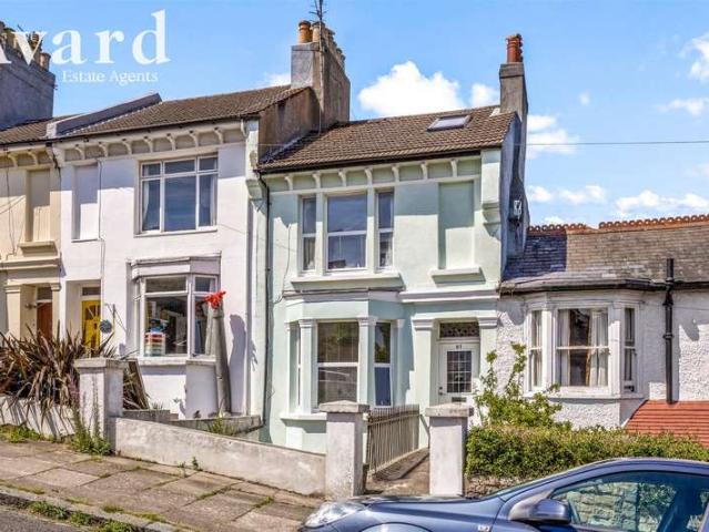 4 Bedroom Terraced House