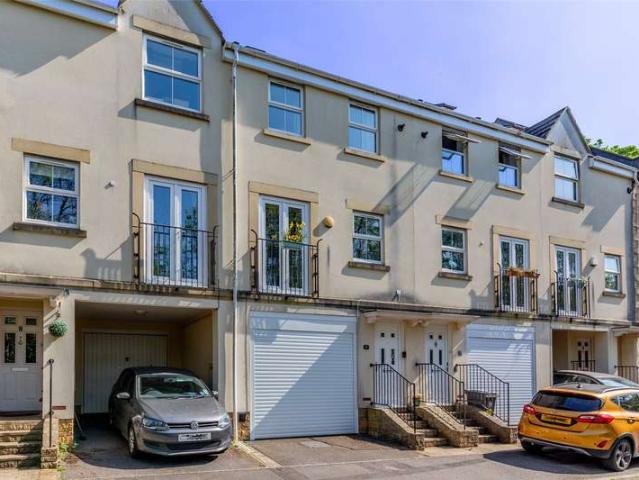 4 Bedroom Terraced House