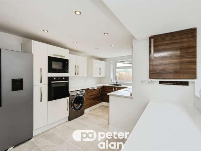 4 Bedroom Terraced House