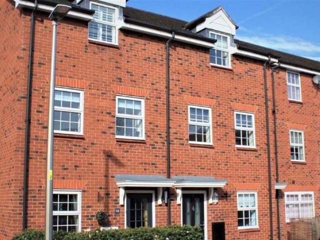 4 Bedroom Terraced House