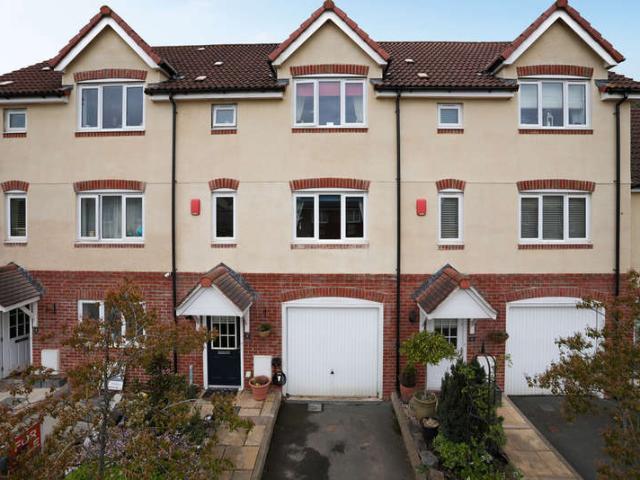 4 Bedroom Terraced House