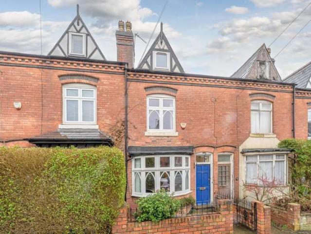 4 Bedroom Terraced House