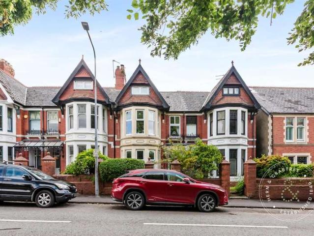 4 Bedroom Terraced House