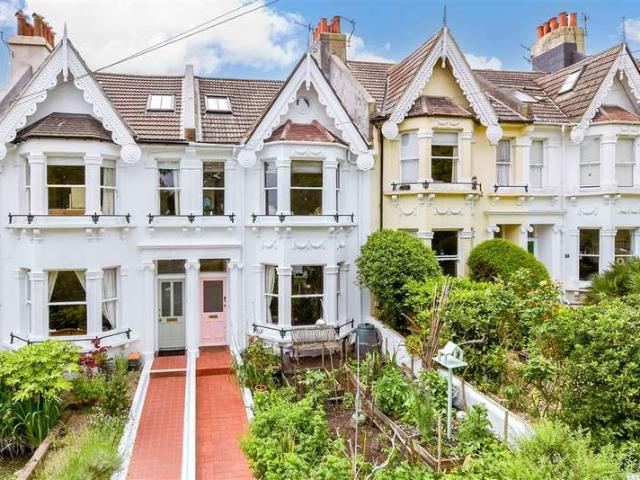 4 Bedroom Terraced House