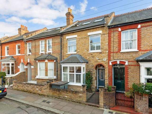 4 Bedroom Terraced House