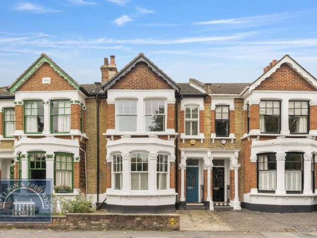 4 Bedroom Terraced House