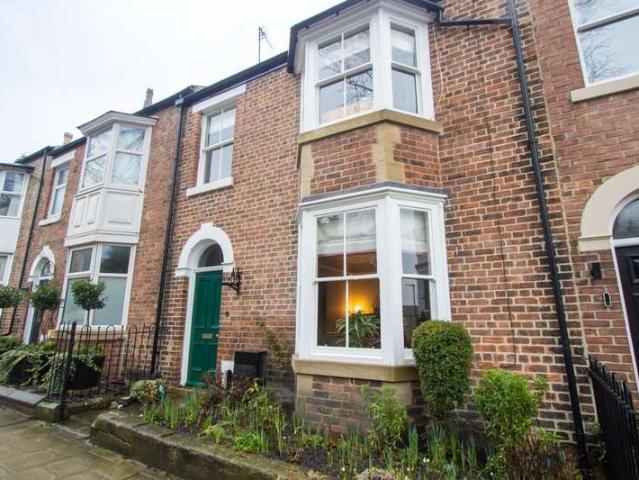 4 Bedroom Terraced House