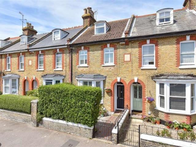 4 Bedroom Terraced House