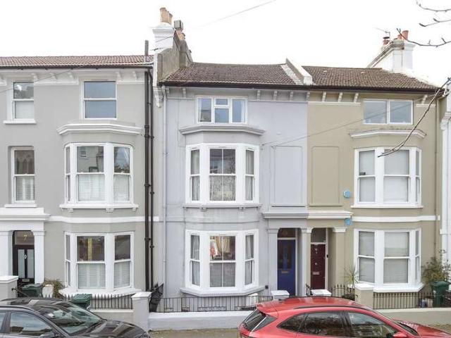 4 Bedroom Terraced House