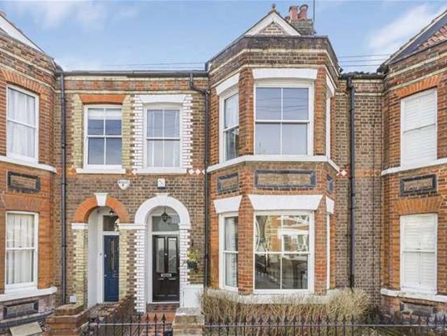4 Bedroom Terraced House