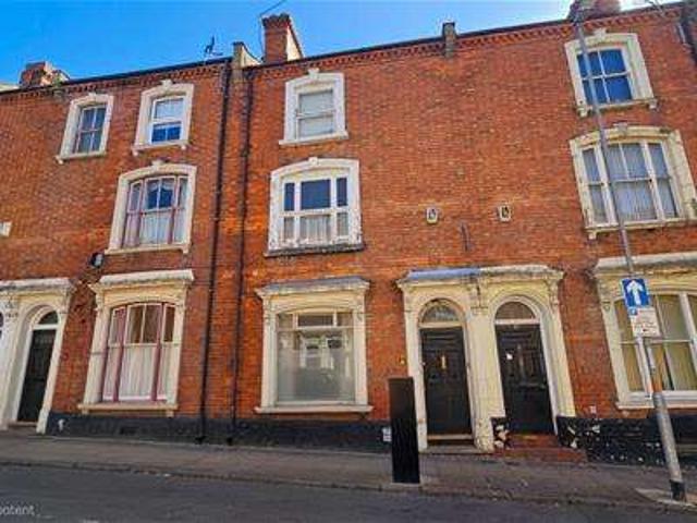 4 Bedroom Terraced House