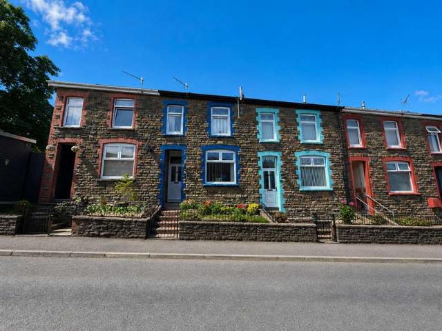 4 Bedroom Terraced House