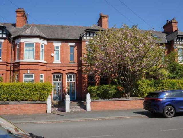 4 Bedroom Terraced House