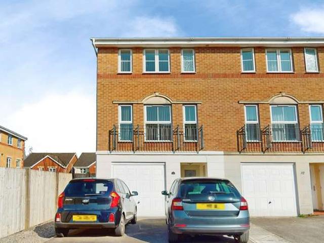 4 Bedroom Terraced House