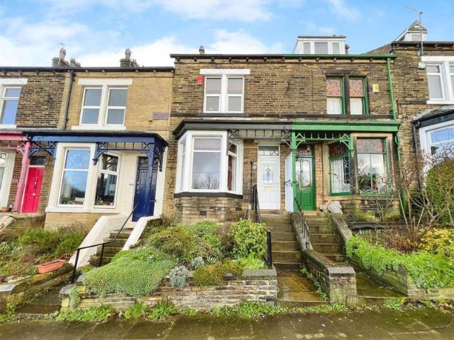 4 Bedroom Terraced House
