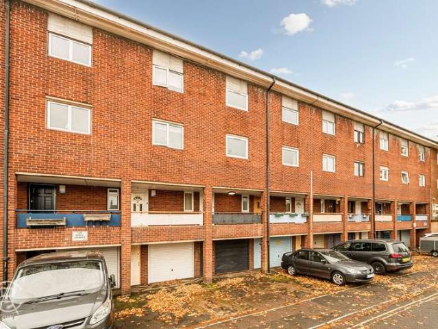 4 Bedroom Terraced House