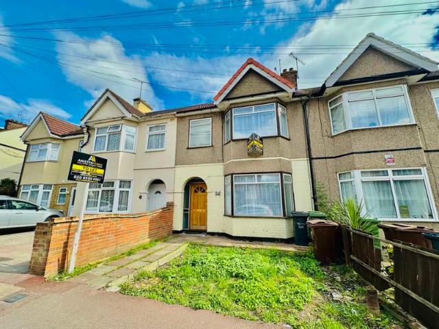 4 Bedroom Terraced House