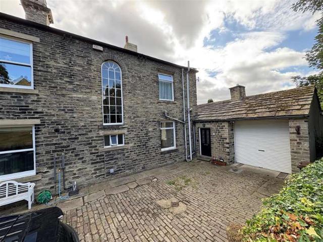 4 Bedroom Terraced House