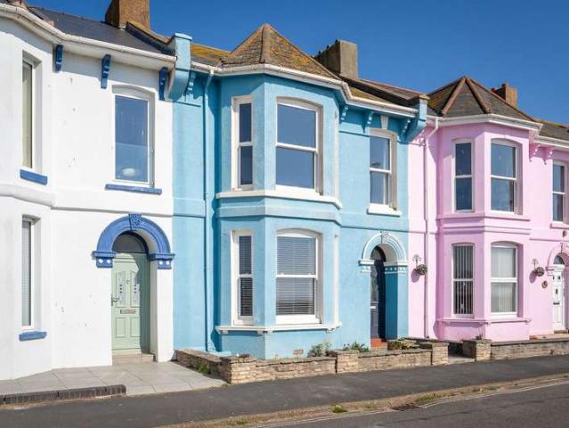4 Bedroom Terraced House