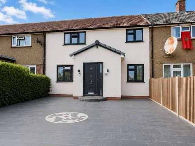 4 Bedroom Terraced House