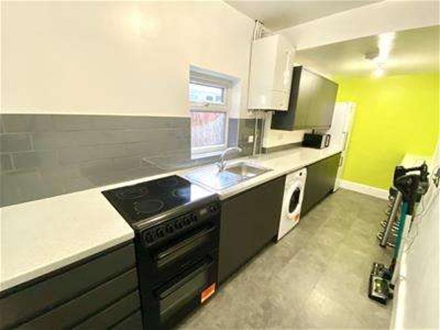 4 Bedroom Terraced House