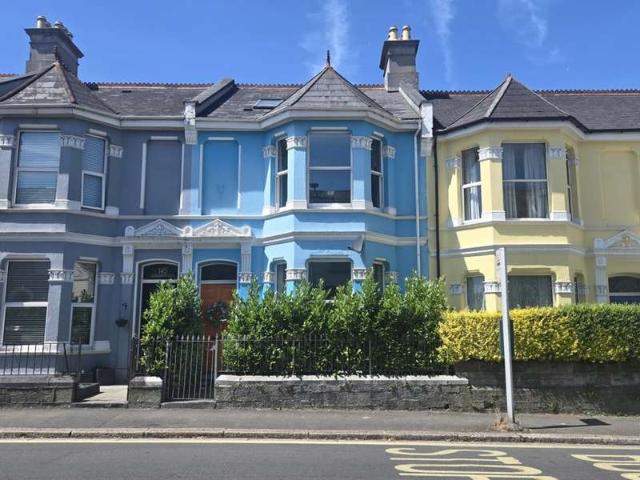 4 Bedroom Terraced House