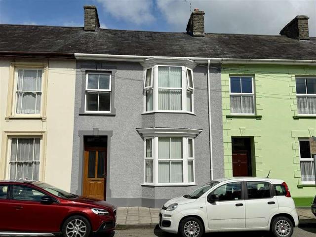 4 Bedroom Terraced House