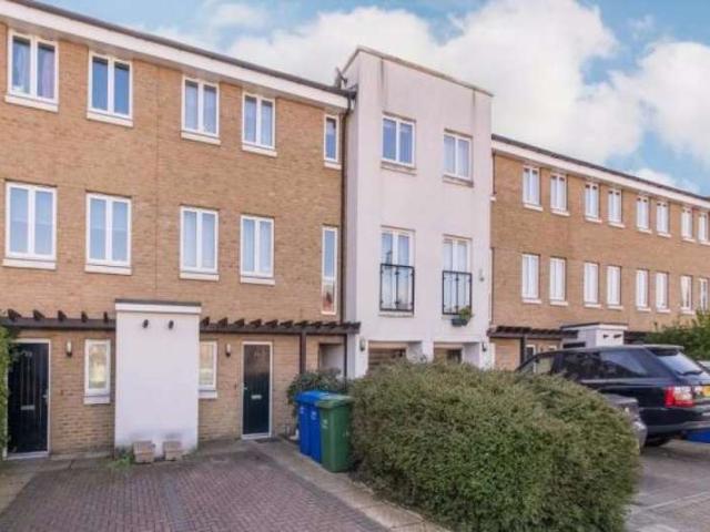 4 Bedroom Terraced House