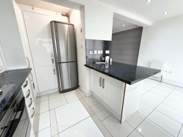 4 Bedroom Terraced House