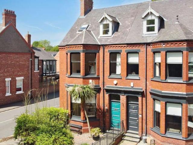 4 Bedroom Terraced House