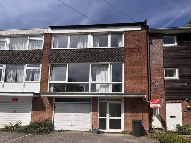 4 Bedroom Terraced House