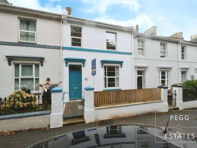 4 Bedroom Terraced House