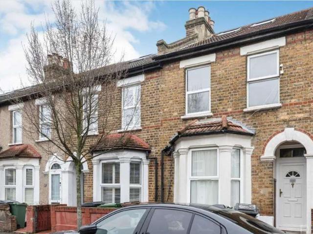 4 Bedroom Terraced House
