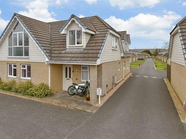 4 Bedroom Semi Detached House