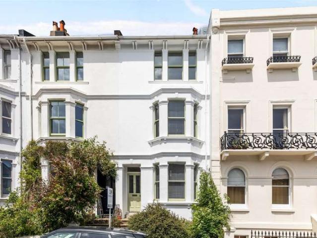4 Bedroom Terraced House