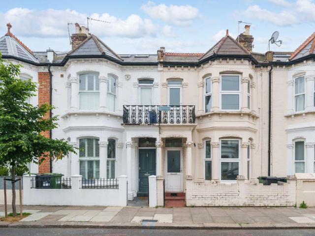 4 Bedroom Terraced House