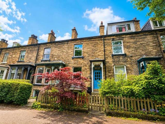 4 Bedroom Terraced House