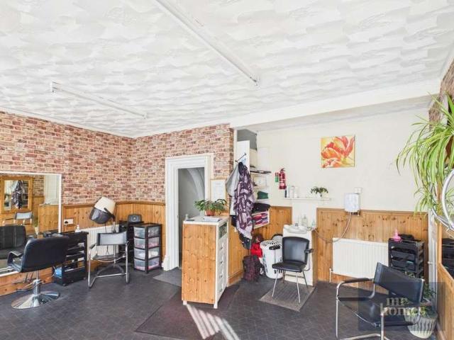 4 Bedroom Terraced House