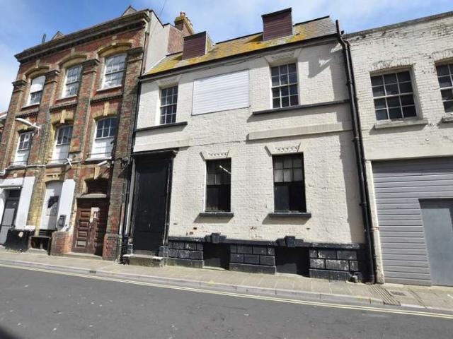 4 Bedroom Terraced House