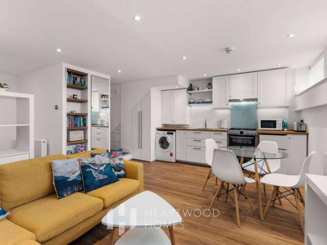 4 Bedroom Terraced House