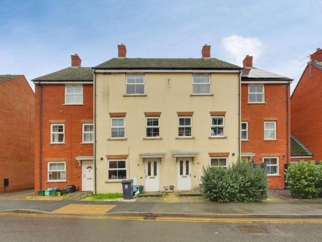 4 Bedroom Terraced House