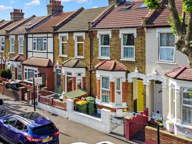 4 Bedroom Terraced House
