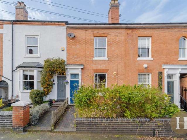4 Bedroom Terraced House