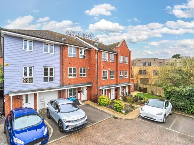 4 Bedroom Terraced House