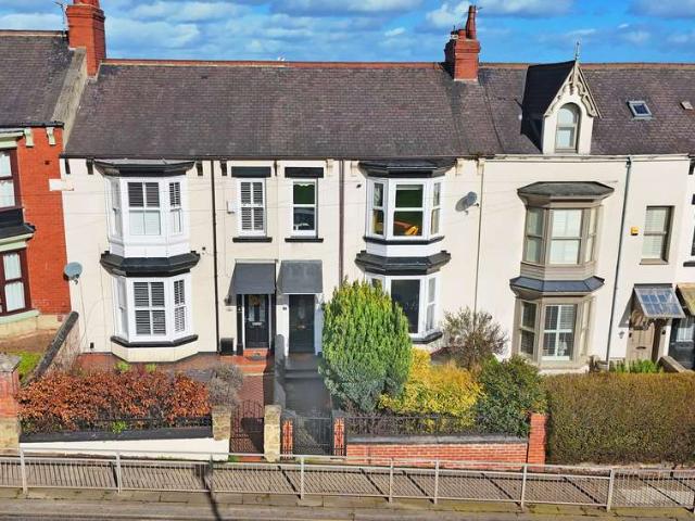 4 Bedroom Terraced House