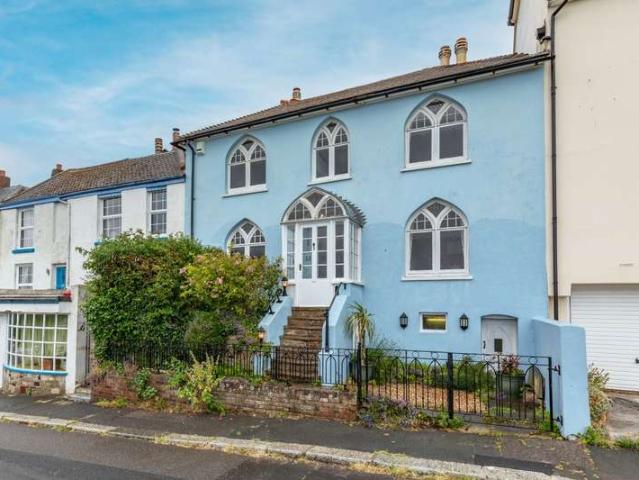 4 Bedroom Terraced House