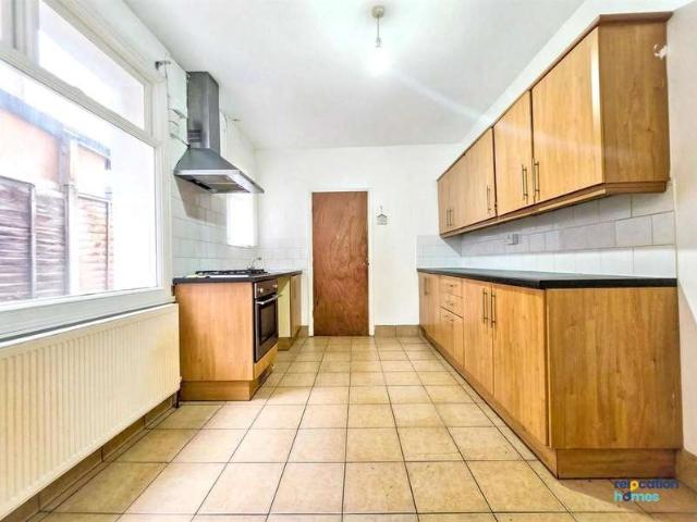 4 Bedroom Terraced House